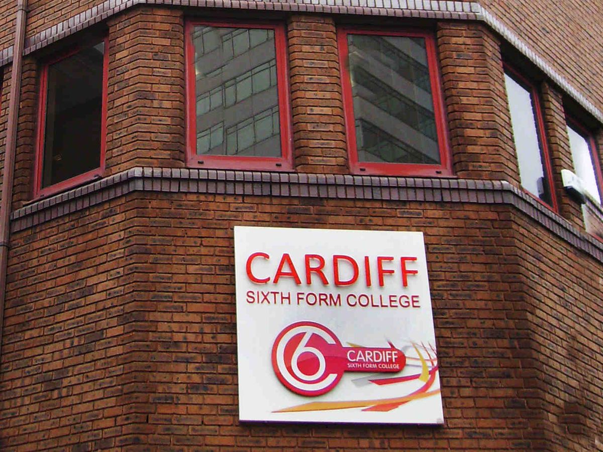 الصور | Cardiff Sixth Form College, بريطانيا | EasyUni